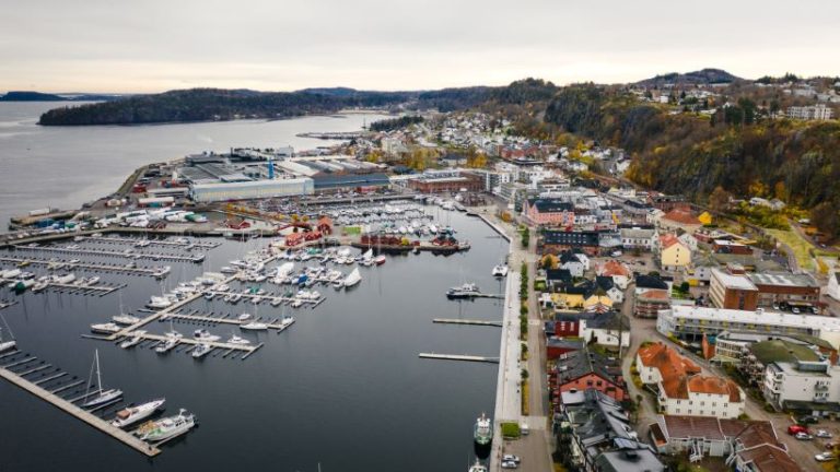 Contractor Holmestrand: Get a free price quote